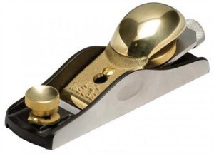 Low-Angle Block Plane Review - Canadian Woodworking