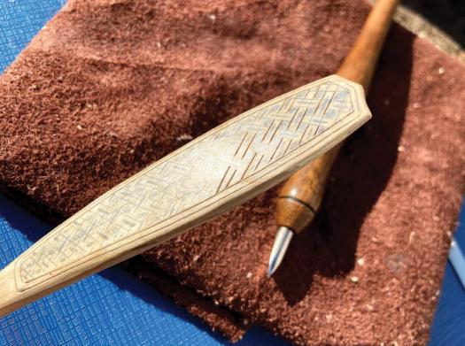 Kolrosing a Wooden Spoon with a Classic Basket Weave - Canadian Woodworking