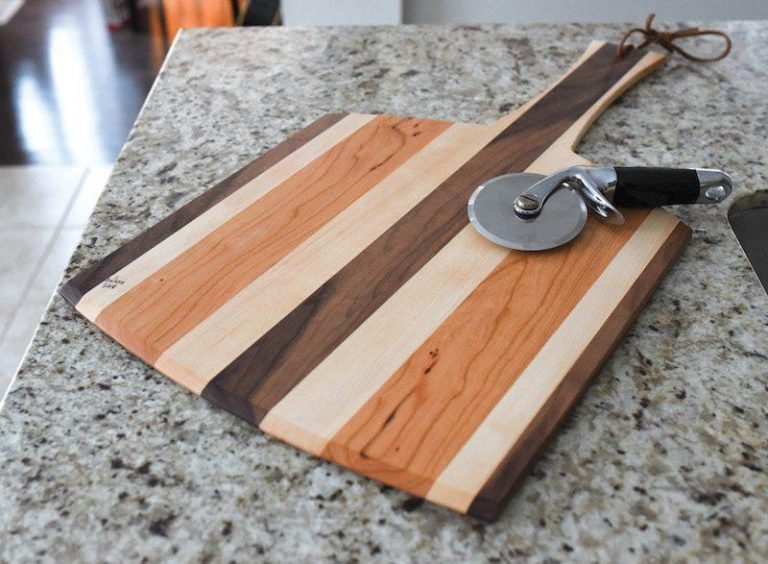 Make a pizza peel - Canadian Woodworking