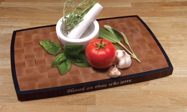 Inlaid Cutting Board - Canadian Woodworking