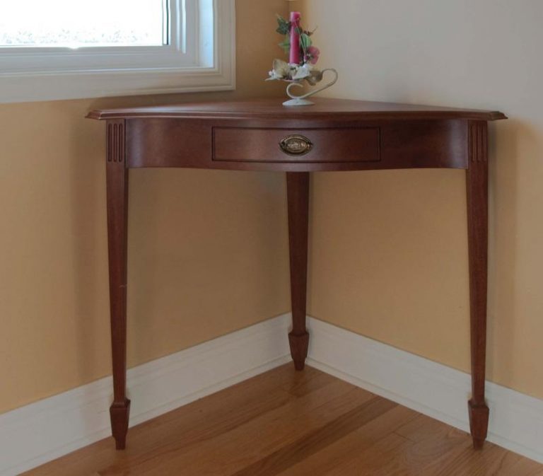 Corner table | Canadian Woodworking