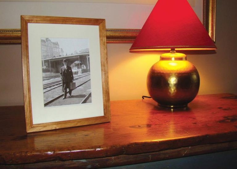 Build Your Own Picture Frames - Canadian Woodworking