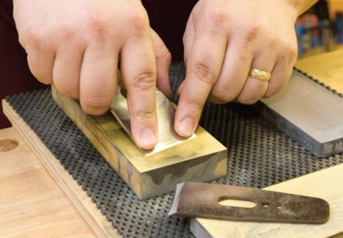 Preparing plane irons - Canadian Woodworking