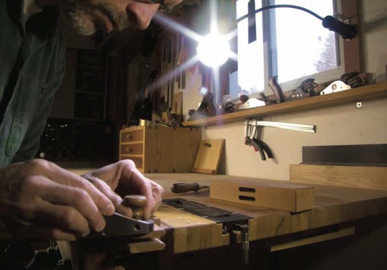 Shop and jobsite LED lighting - Canadian Woodworking