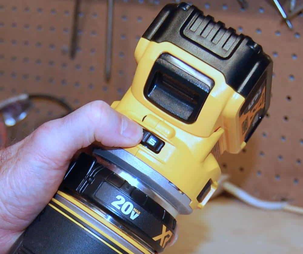 DEWALT 20V MAX XR Brushless Cordless Compact Router - Canadian Woodworking