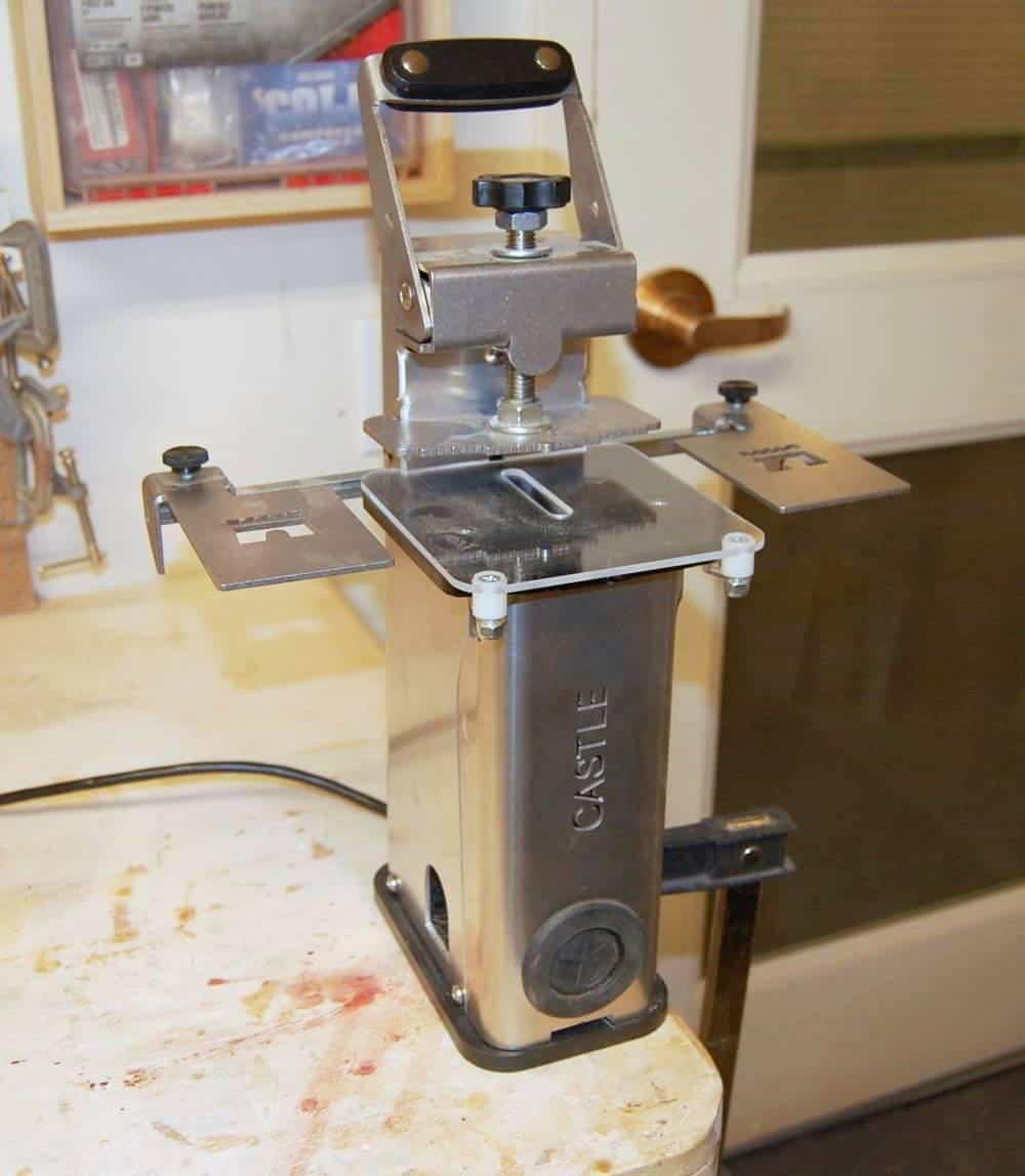 Castle 110 pocket cutter - Canadian Woodworking