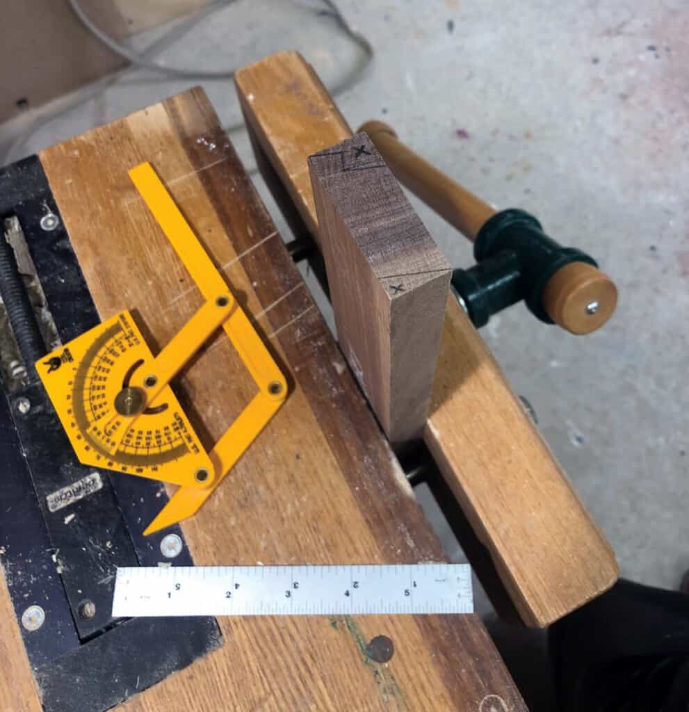 Build an angled picture frame | Canadian Woodworking