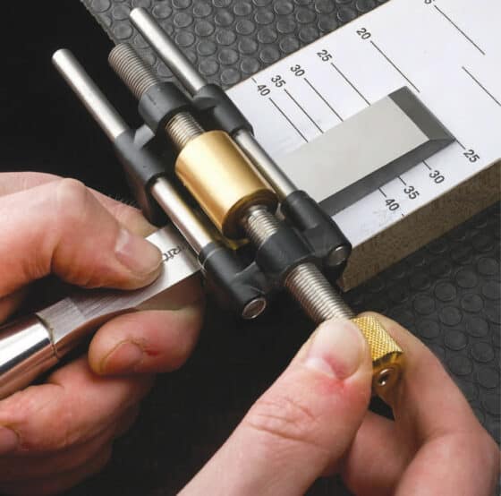 Veritas side-clamping and short-blade honing guides - Canadian Woodworking