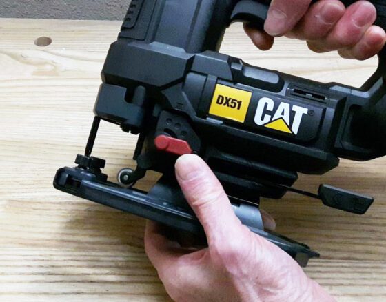 CAT 18V cordless jigsaw - Canadian Woodworking