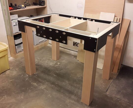 Axminster UJK multifunction workbench - Canadian Woodworking