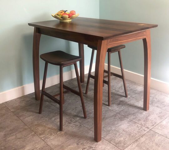 Make a bistro table - Canadian Woodworking