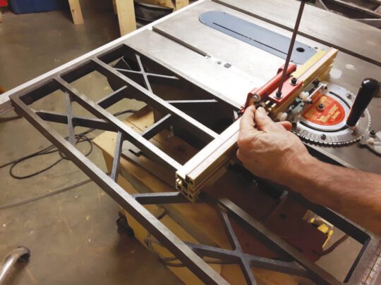 5 mitre gauges head to head - Canadian Woodworking