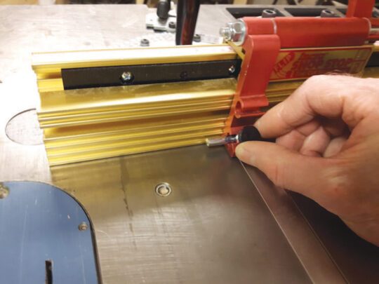 5 mitre gauges head to head - Canadian Woodworking