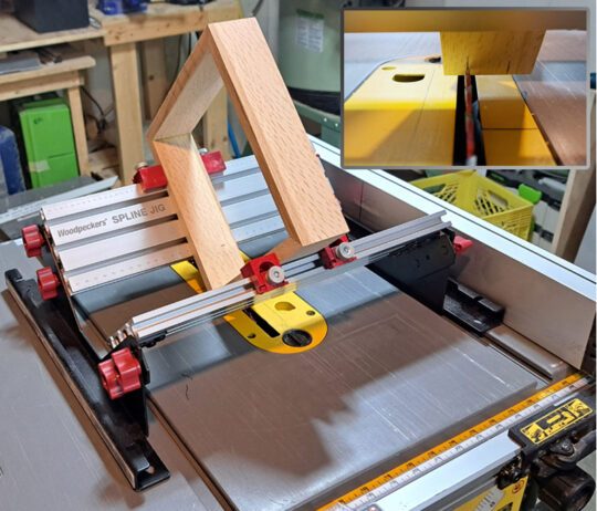 Woodpeckers spline jig - Canadian Woodworking