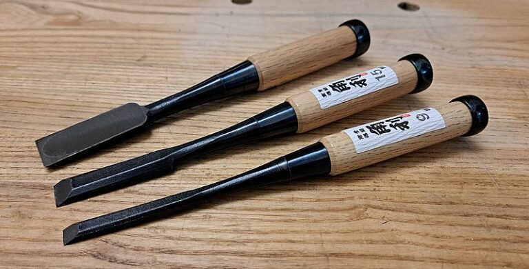 Kakuri Oire Nomi chisel set - Canadian Woodworking