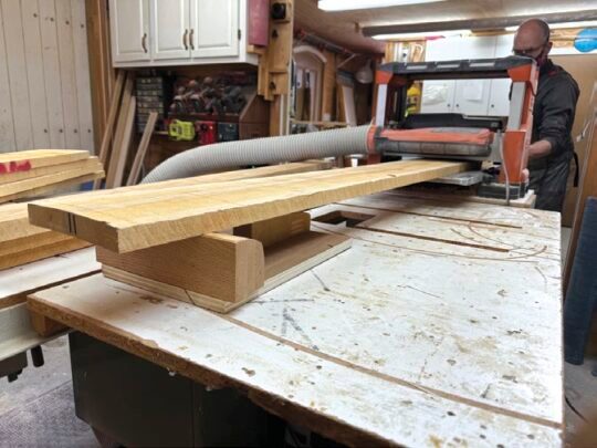 Build a sturdy thickness planer cart - Canadian Woodworking
