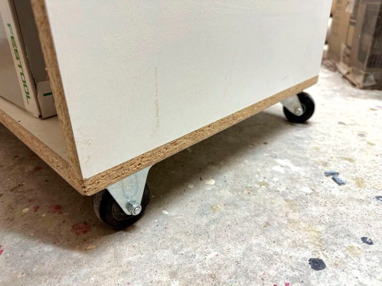 Build a sturdy thickness planer cart - Canadian Woodworking