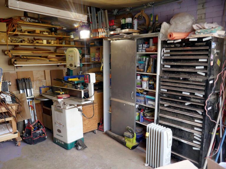 Workshop on wheels - Canadian Woodworking