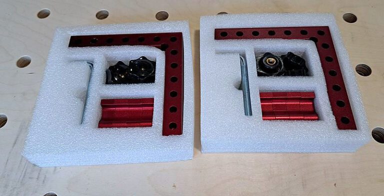 90 degree aluminium alloy positioning squares - Canadian Woodworking