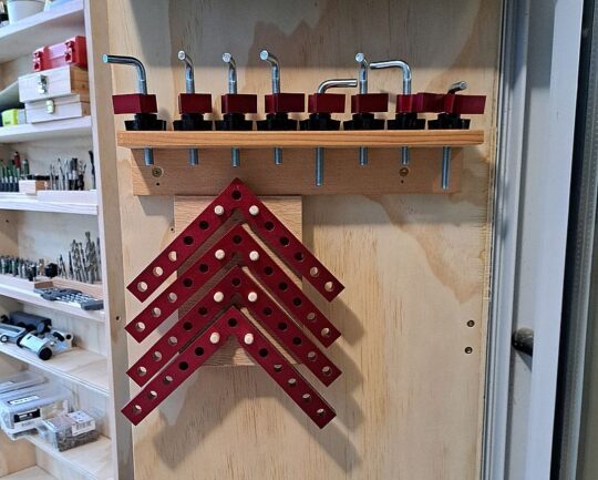 90 degree aluminium alloy positioning squares - Canadian Woodworking