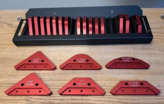 Woodpeckers corner jig - Canadian Woodworking