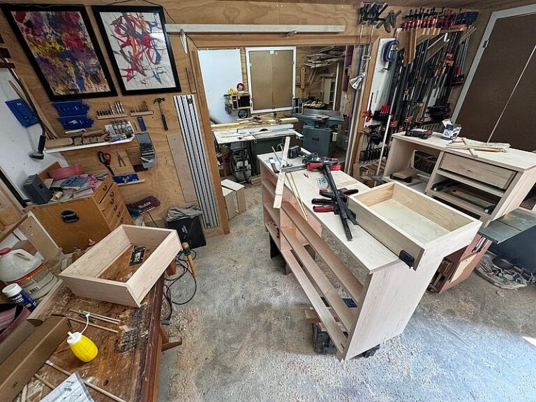 Messy workshops - Canadian Woodworking