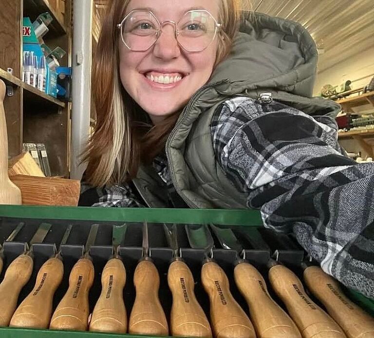 Hand Carving Tips and Techniques - Canadian Woodworking