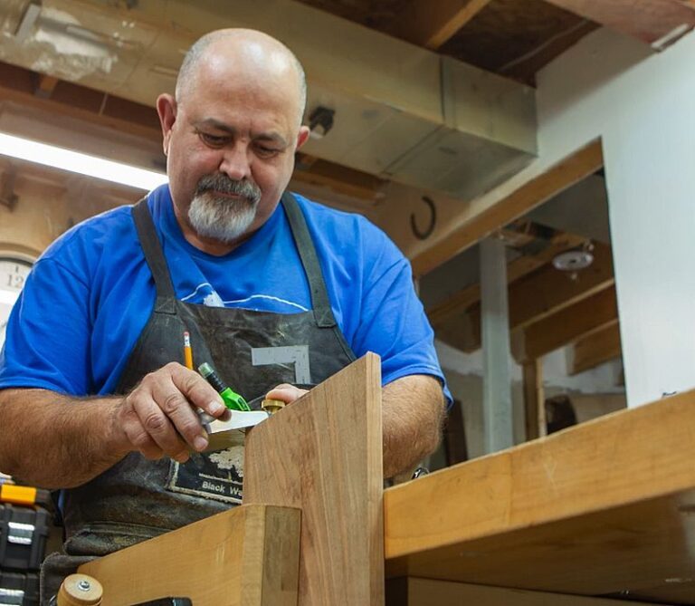 Finishing Touch: Shellac – a no-fuss finish - Canadian Woodworking