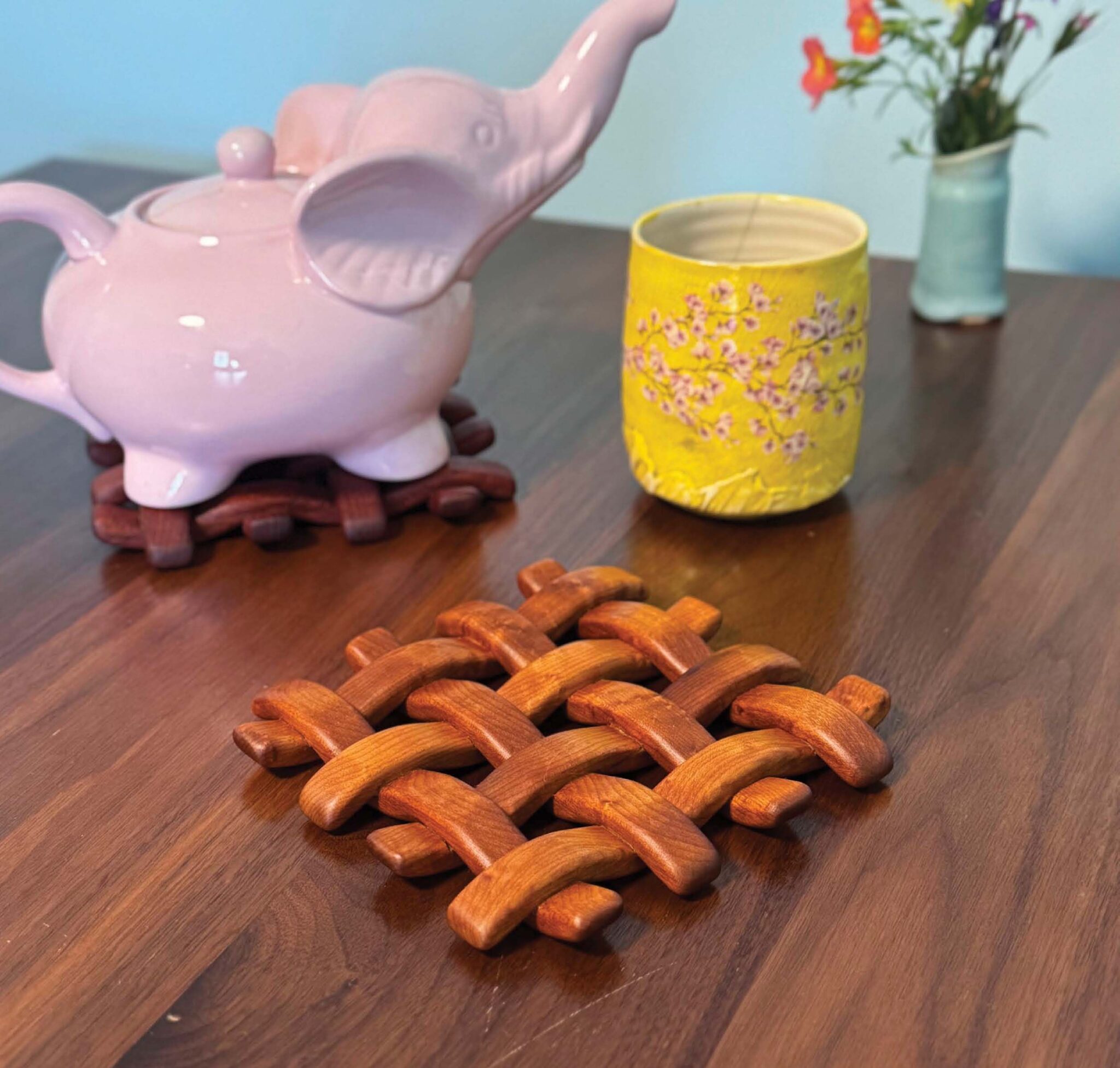 Woven wooden trivets - Canadian Woodworking