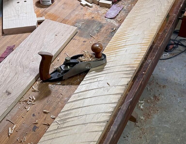 - Canadian Woodworking